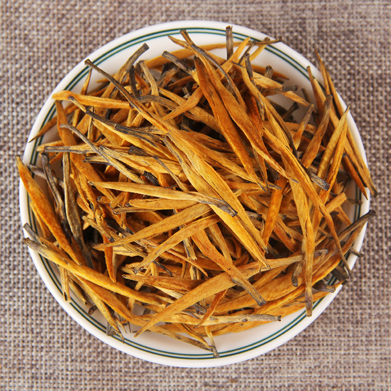Yunnan Phoenix Qing Hong Cha Ancient Tree Large Golden Needle Rich ...